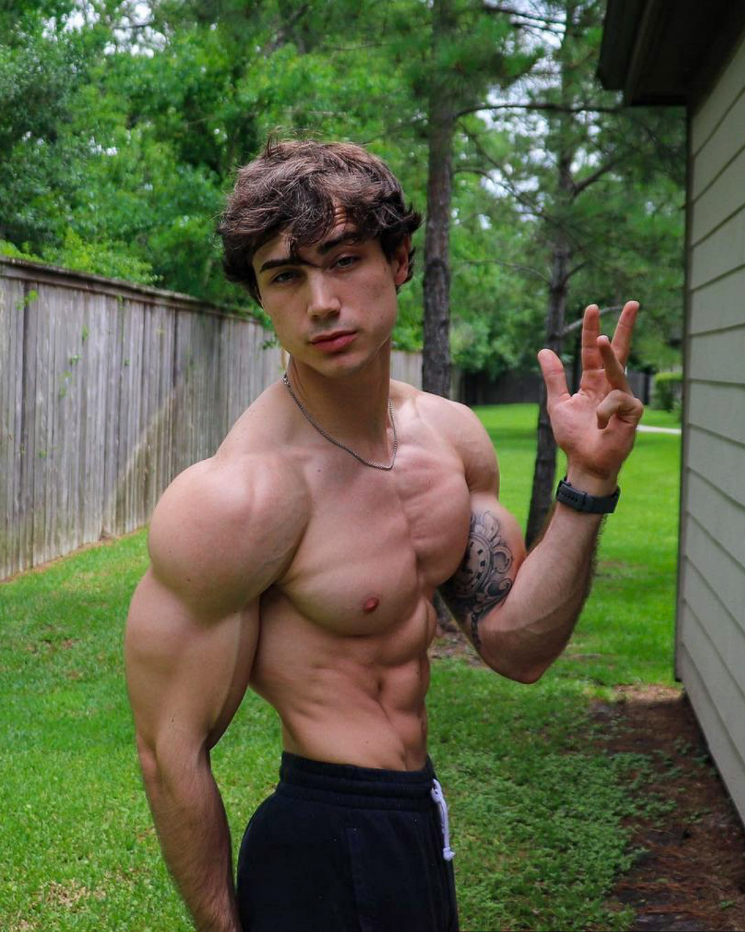 Inaugural EpicPecs Award – Best Chest of 2022 – Round I - EpicPecs