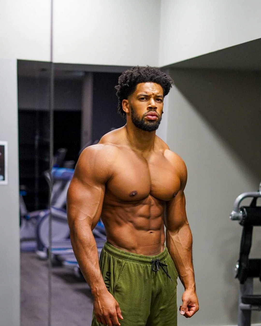 Inaugural EpicPecs Award – Best Chest of 2022 – Round I - EpicPecs